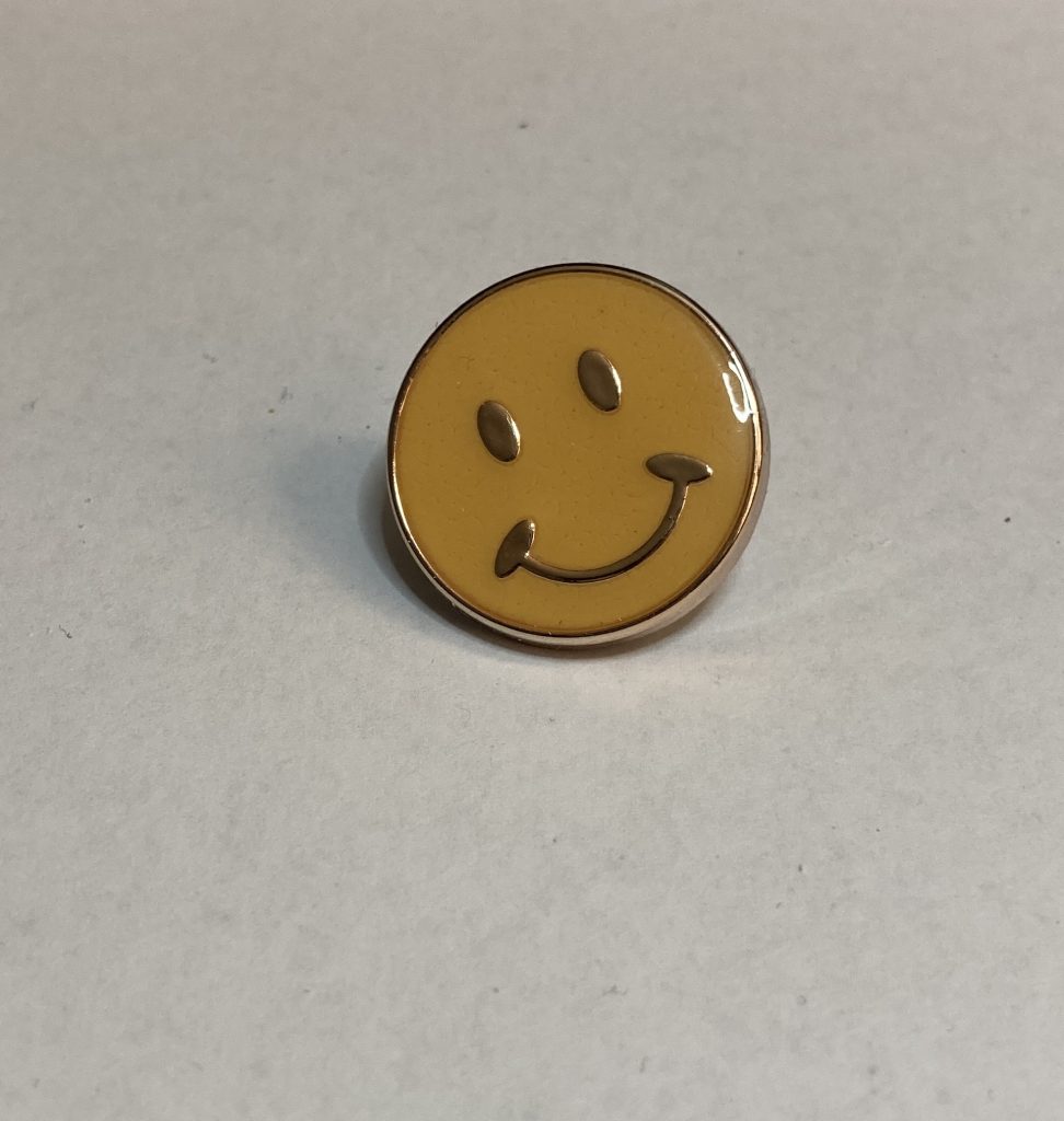 Smiley Pin – patchpinflag